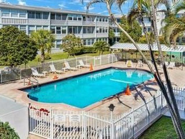 15610 NE 6th Ave #32D, Miami, FL 33162