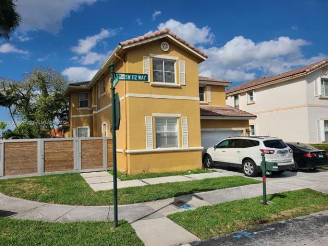 15611 112th Way SW, Miami, FL 33196