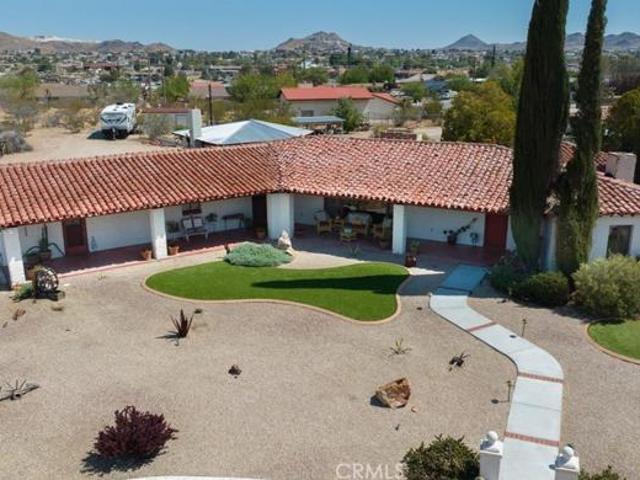 15617 Mondamon Rd, Apple Valley, CA 92307