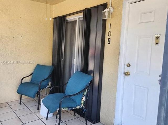 15619 SW 73rd Cir Ter Unit 10 9, Miami, FL 33193