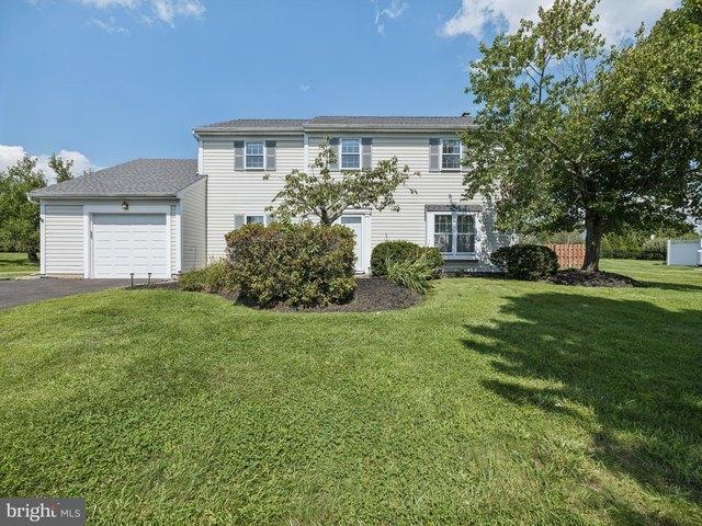 1561 Mulberry Cir, Warminster, PA 18974