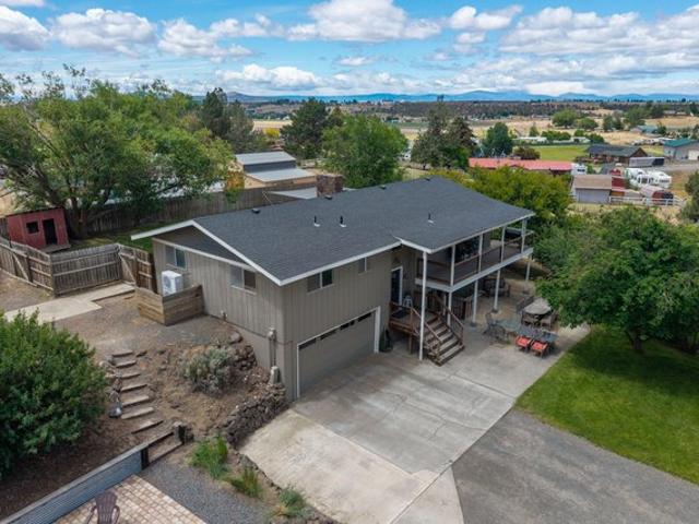 1561 NE Hilltop Ln, Madras, OR 97741