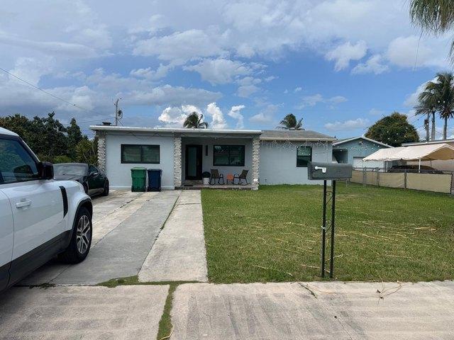 1561 NE 14th St, Homestead, FL 33033