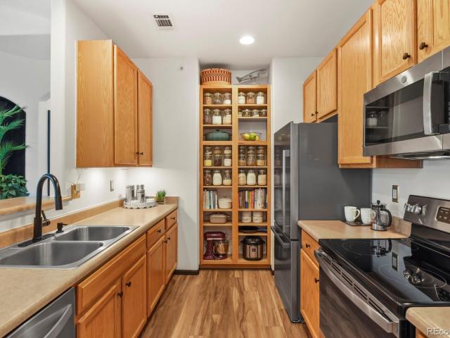 1561 Olympia Circle # 305