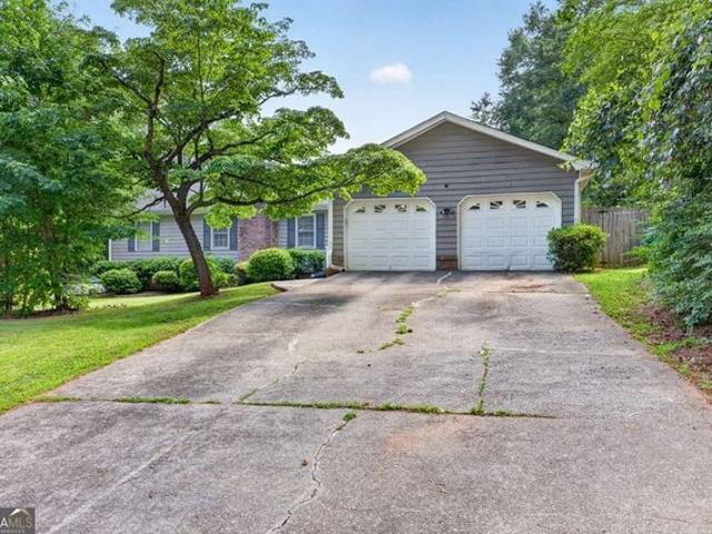 1561 Bentwood Dr SW, Lilburn, GA 30047