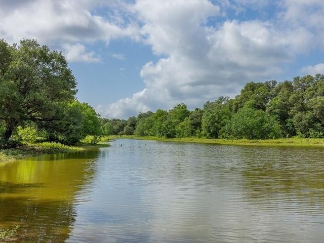 1561 County Road 154, Weimar, TX 78934