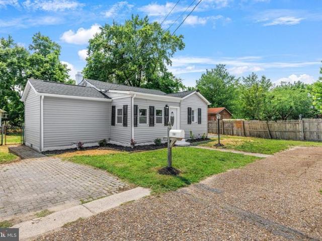 1561 Efford Rd, Pasadena, MD 21122