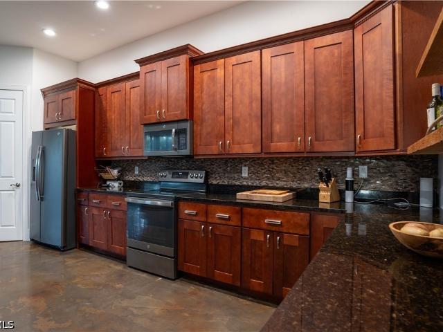1561 Lynwood Ave, Fort Myers, FL 33901 | MLS #2026015