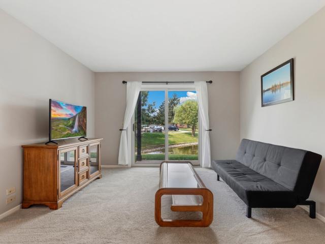 1561 Raymond Drive # 102