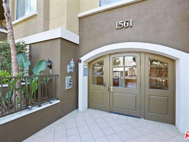 1561 S Barrington Ave, Unit 106, Los Angeles, CA 90025 | Compass