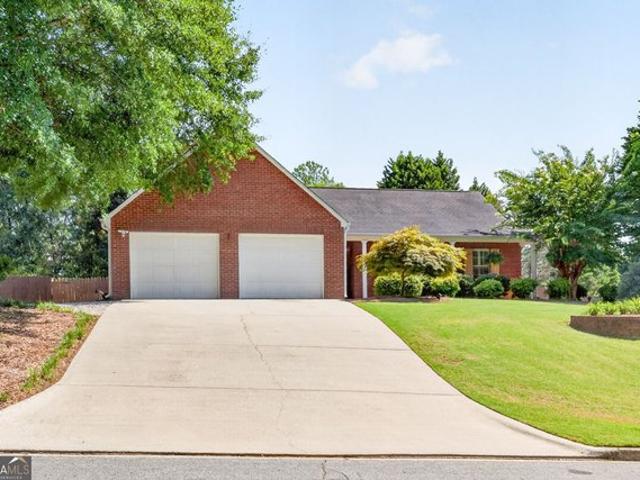 1561 Timber Heights Dr, Loganville, GA 30052