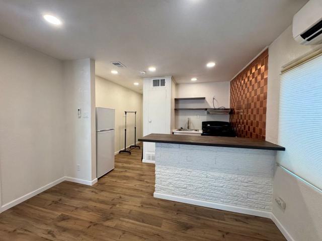 1561 709 Madison St NE 1 Bedroom Apartment for Rent at 709 Madison St Ne, Albuquerque, NM 87110