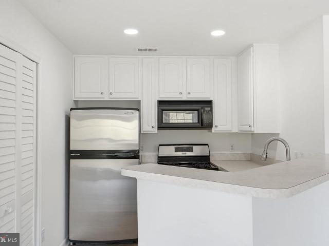 15620 Everglade Lane # 401