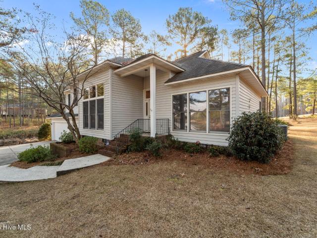 15620 Fox Lane