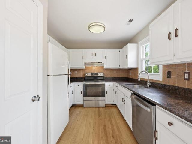15622 Cliff Swallow Way