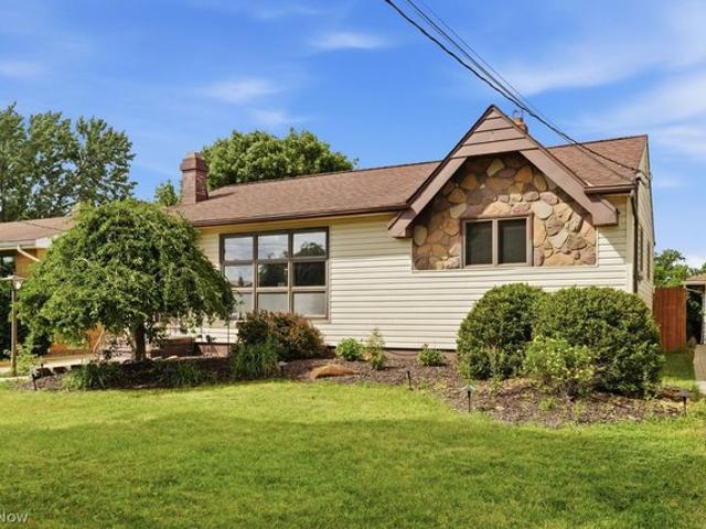 15624 Hocking Blvd, Brook Park, OH 44142