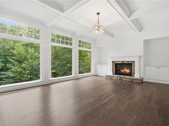 15625 Canterbury Chase
