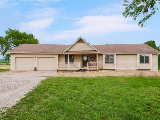 15628 th St, Tonganoxie, KS 66086