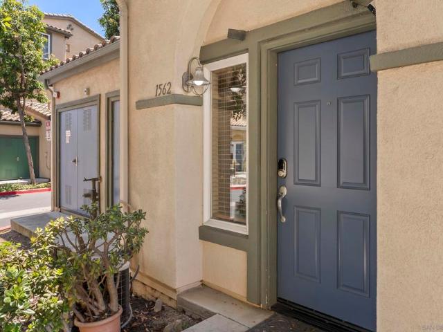 1562 Paseo Aurora