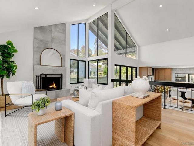 1562 Whitsett Dr, El Cajon, CA 92020