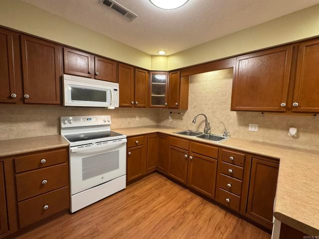 1563 Meadowhill Drive
