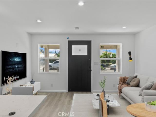 1563 E 119th St, Los Angeles, CA 90059 | MLS #DW26030