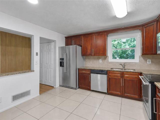 1563 Greenwood Drive