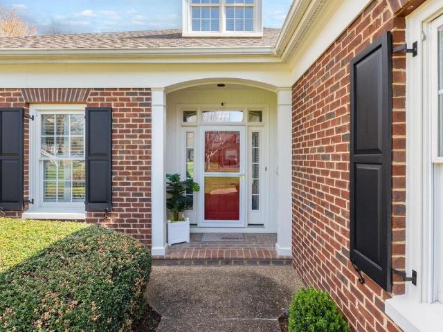 1563 Heathrow Ln