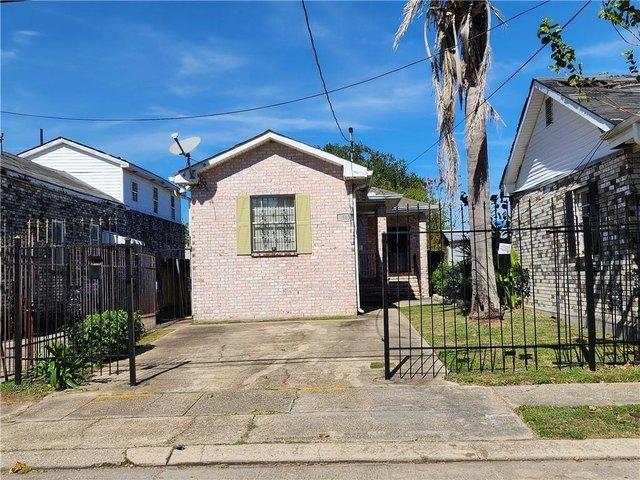 1563 Lafreniere St, New Orleans, LA 70122