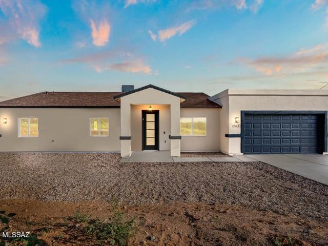 1563 Pinguinos Ct, Rio Rico, AZ 85648