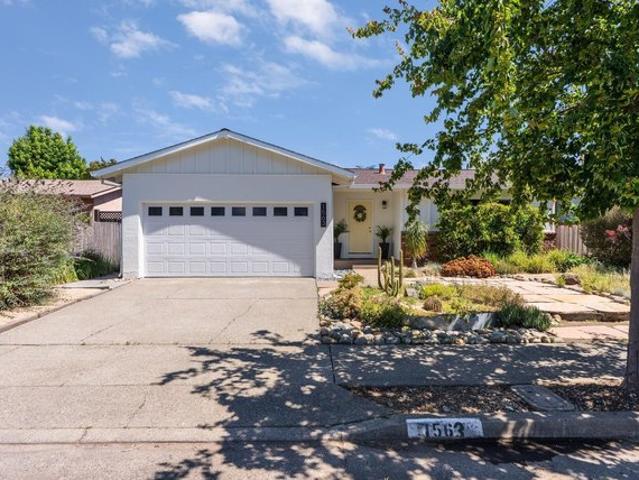 1563 Shay Dr, Santa Rosa, CA 95401