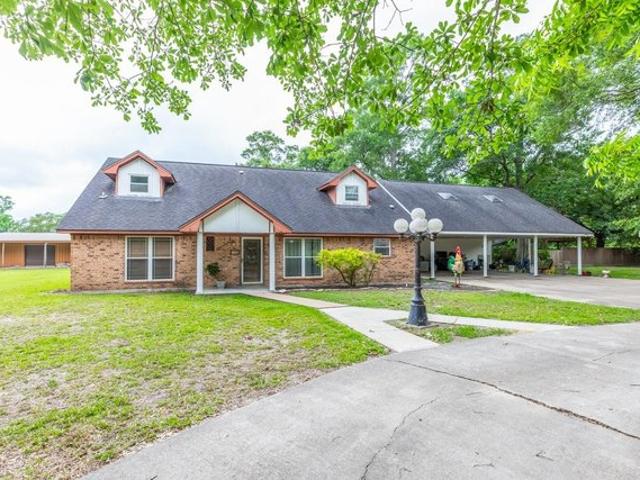 156 County Road 818, Buna, TX 77612