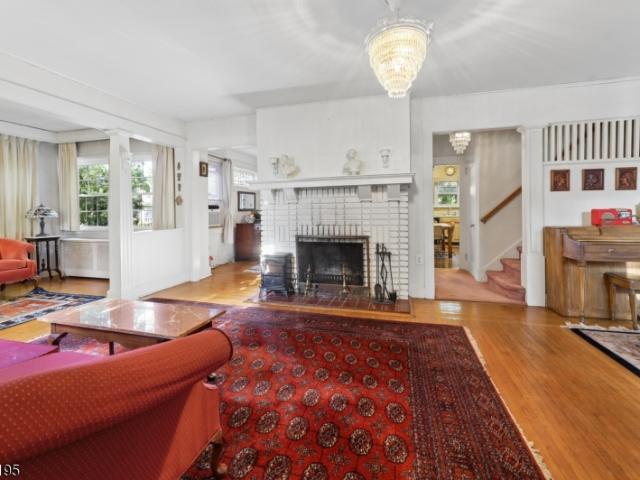 156 Cornell Ave