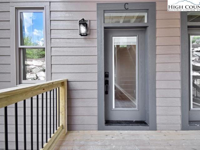 156 Crescent Lane 23C
