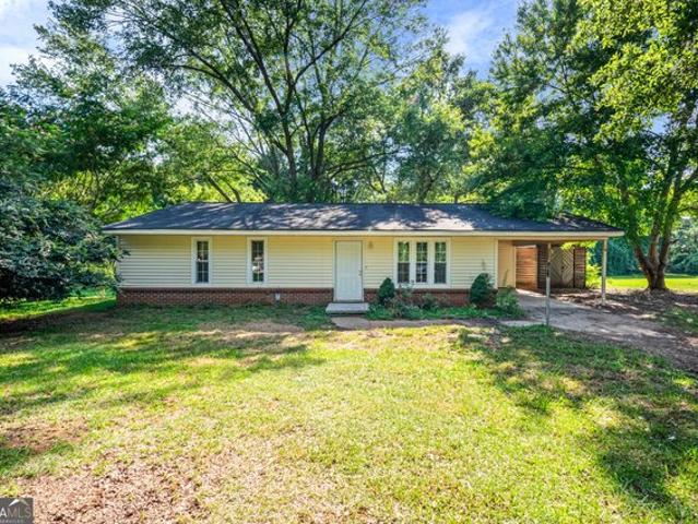 156 Crestwood Dr, Toccoa, GA 30577