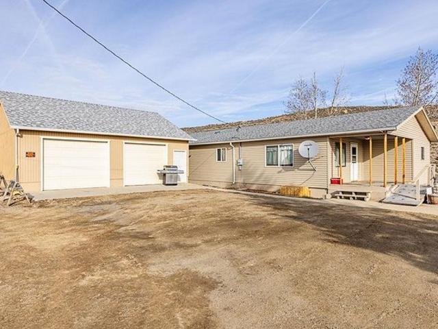 156 A St, Superior, WY 82945