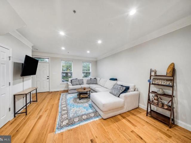 156 Golden Ash Way