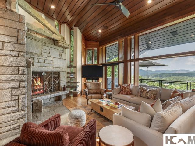 156 Devils Courthouse View