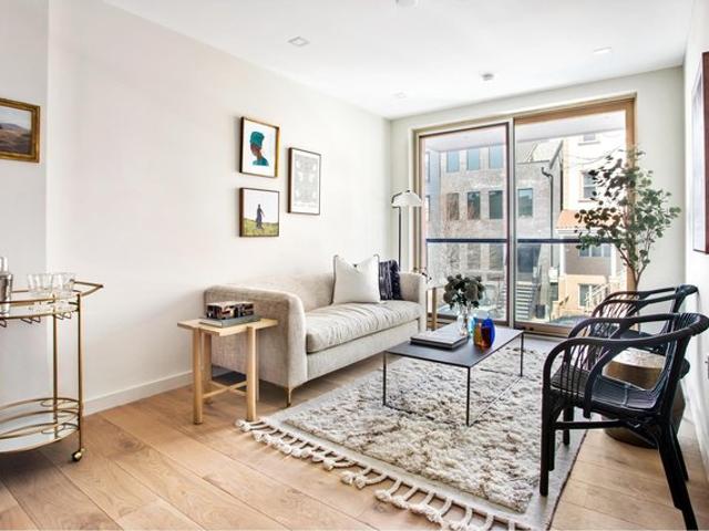 156 Devoe St Apt 2F, Brooklyn, NY 11211
