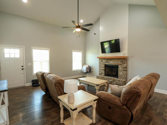 156 Deerfield Circle