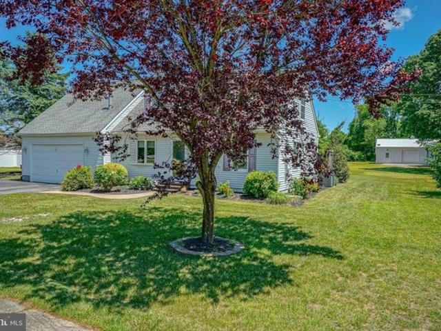 156 E Wolfert Station Rd, Mickleton, NJ 08056