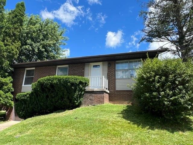 156 Fort Clarke Dr, Benwood, WV 26031