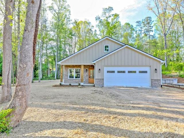 156 Oakdale Dr, Morganton, NC 28655