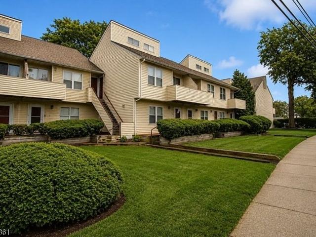 156 Liberty St Apt 8, Little Ferry, NJ 07643