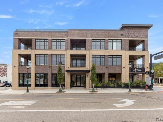 156 N Center Unit 301
