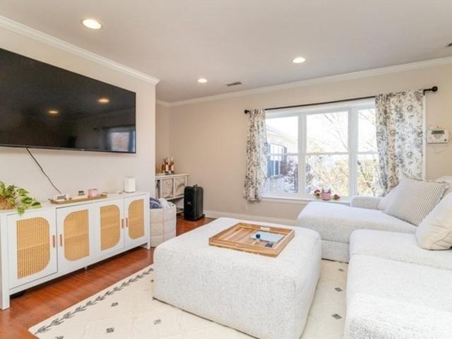 156 Newton St Apt 4, Boston, MA 02135