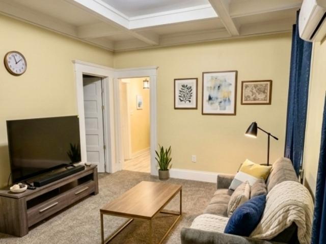 156 S 12Th St
