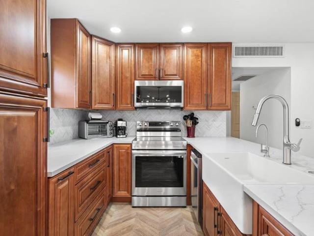 156 Seville Dr, Unit G, Delray Beach, FL 33484 | MLS #F10532 | Compass