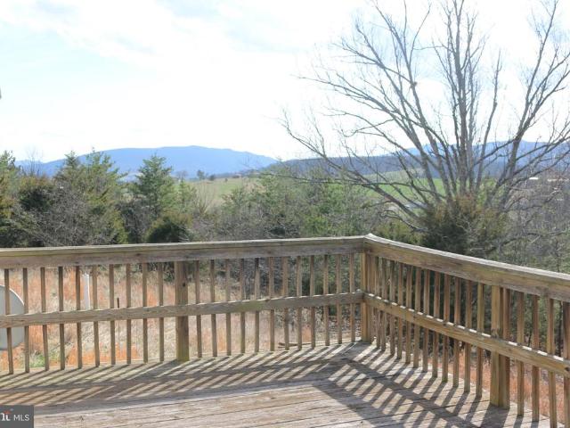 156 Squirrel Den Road