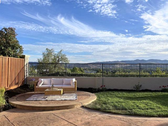 156 Paddington Ct